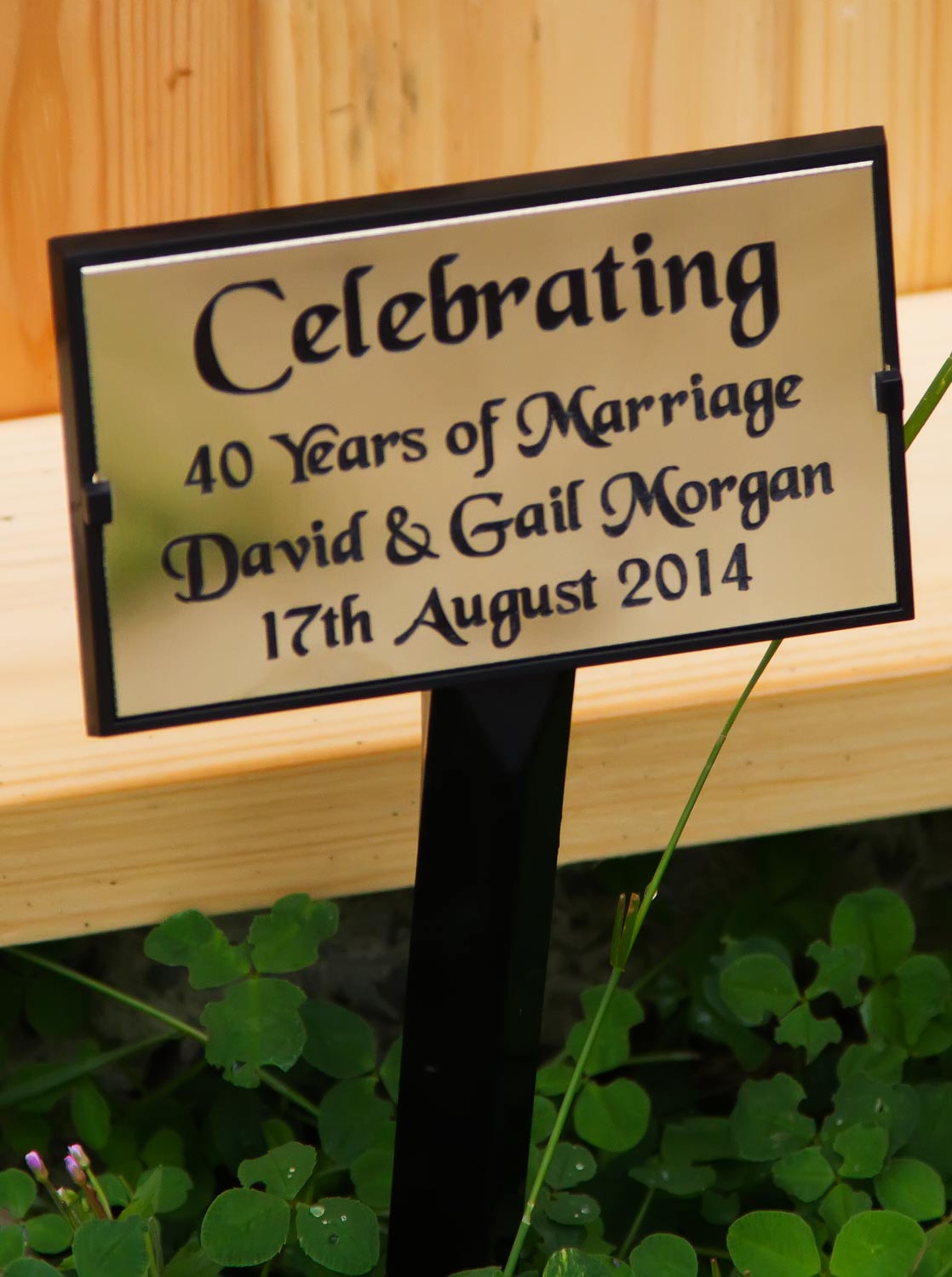 All-In-One Plaque with Tree Stake - The Sign Maker